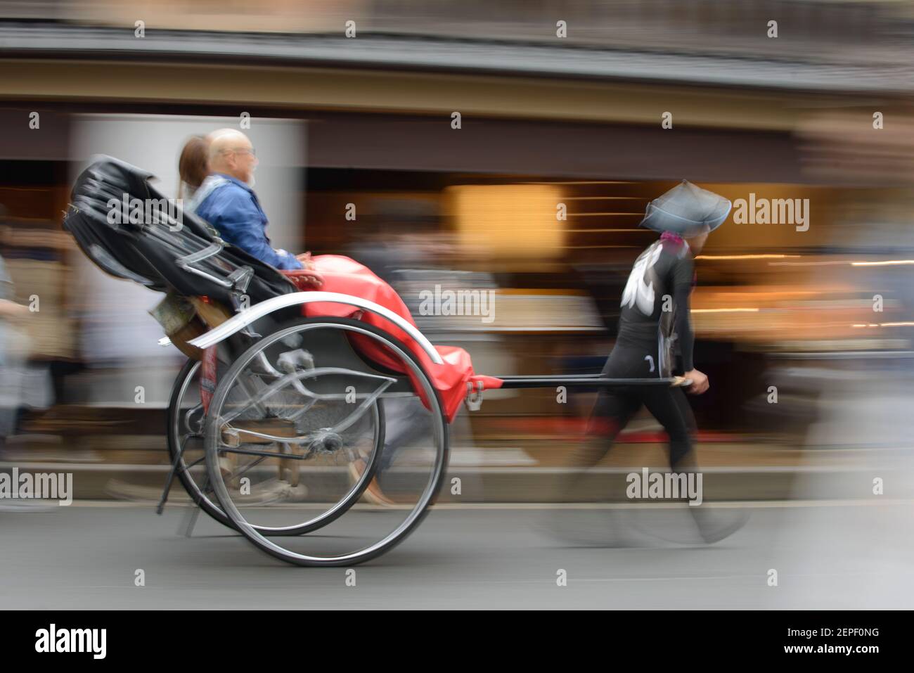 Moving rickshaw hi-res stock photography and images - Alamy