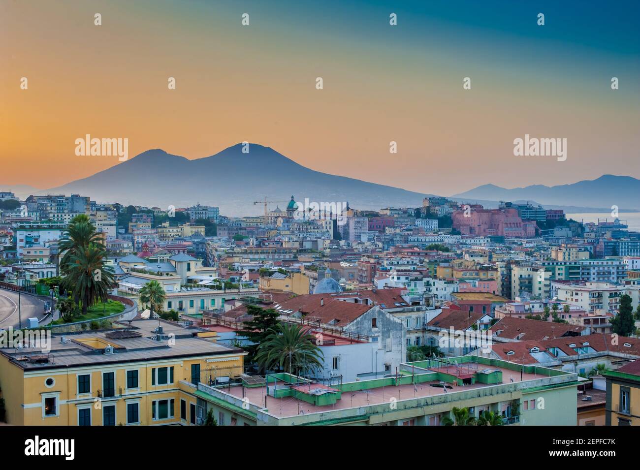Napoli chiaia hi-res stock photography and images - Alamy