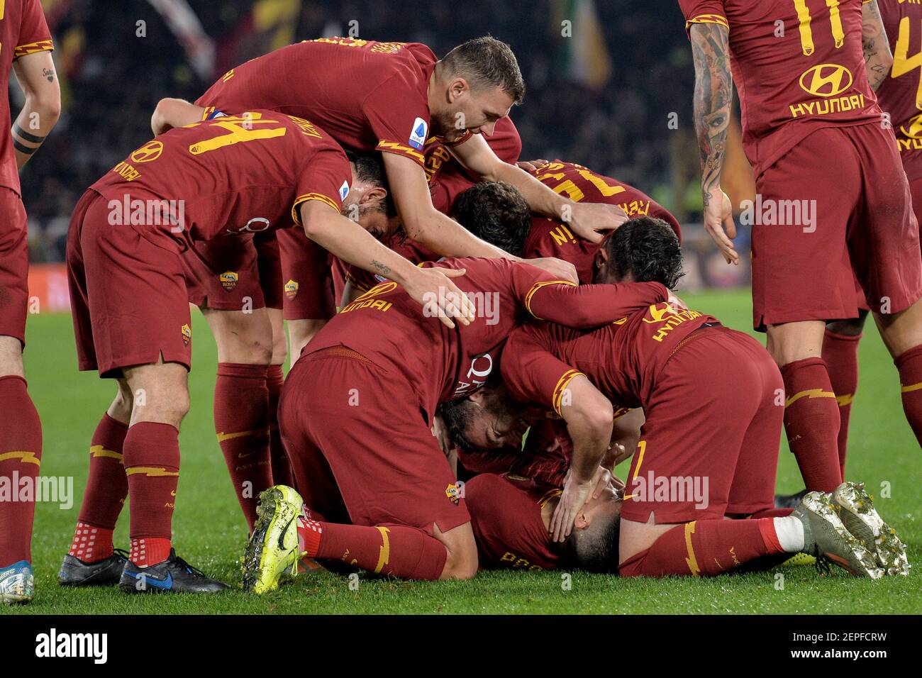 Diego Perotti of Roma celebrates after scoring a goal on penalty Roma ...