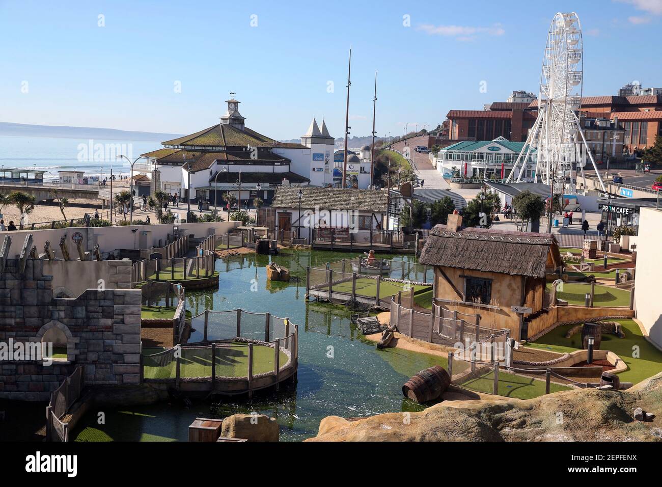 All weather mini golf course hi-res stock photography and images - Alamy