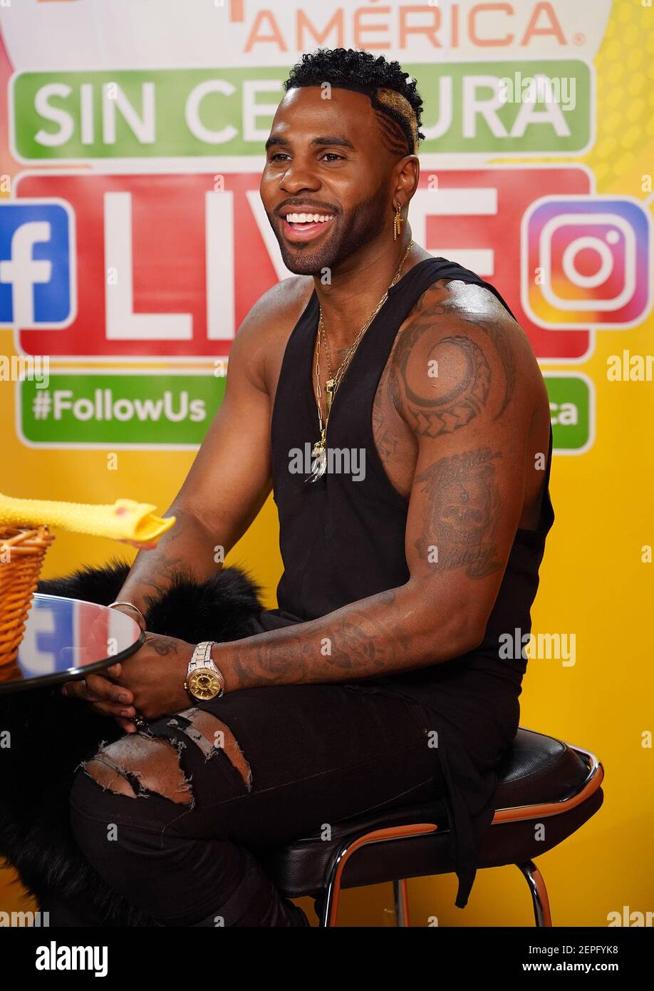 MIAMI, FL - DEC 18: Jason Derulo attends Despierta America Facebook ...