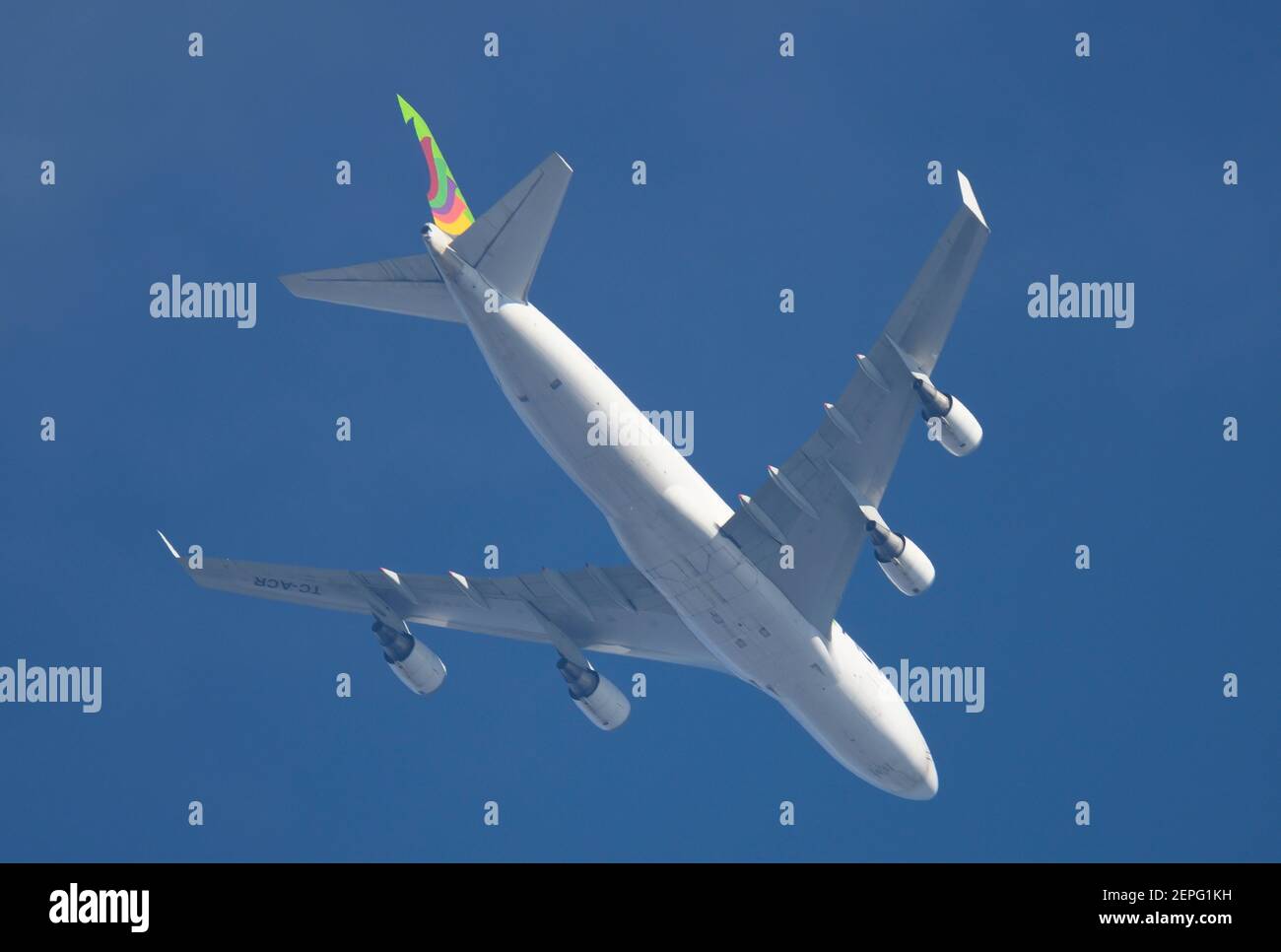 Airact boeing 747 jumbo jet cargo hi-res stock photography and images ...