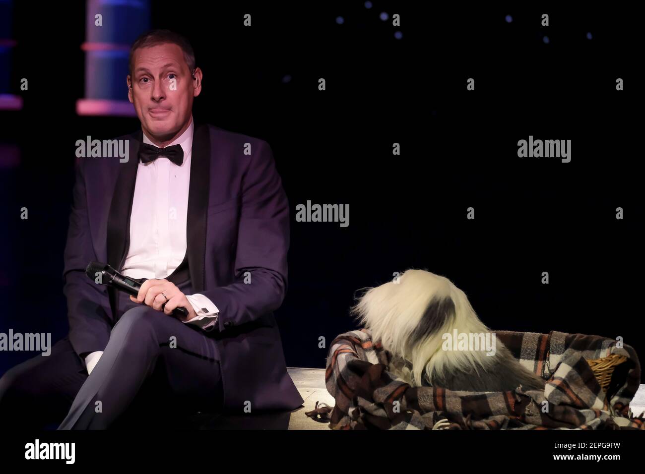 Gert Verhulst and puppet dog Samson pictured during the 'Afscheidsshow ...