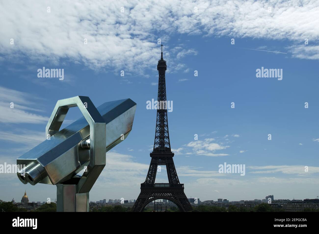 Eiffel viewer hi-res stock photography and images - Alamy
