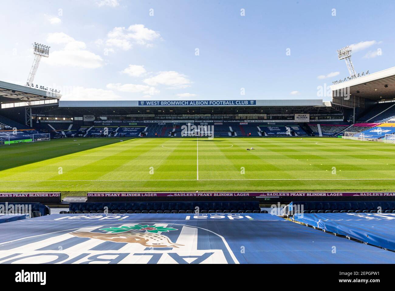 Enlgish premier league football hi-res stock photography and images - Alamy