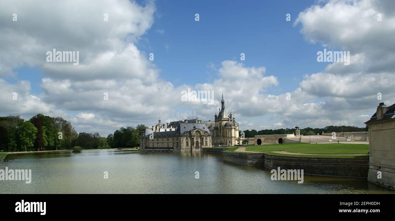 Chateau de Chantilly ( Chantilly Castle ), Oise, Picardie, France Stock ...