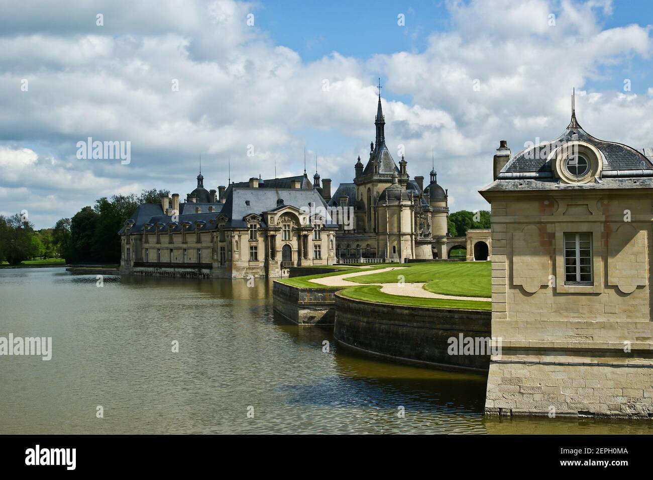 Chateau de Chantilly ( Chantilly Castle ), Oise, Picardie, France Stock ...
