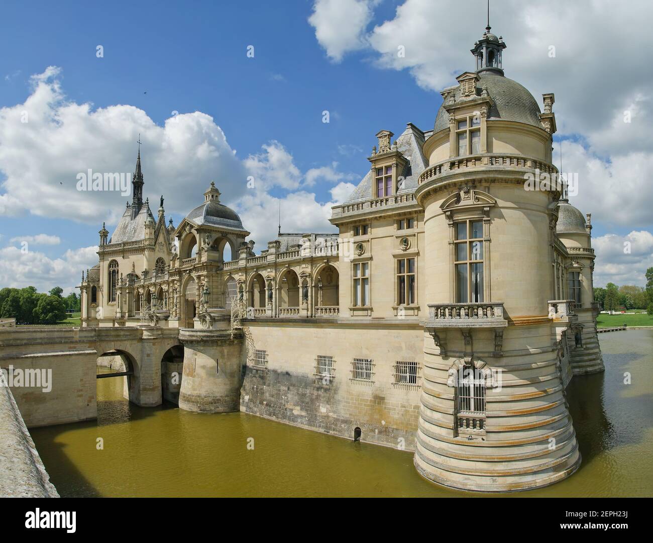 Chateau de Chantilly ( Chantilly Castle ), Oise, Picardie, France Stock ...