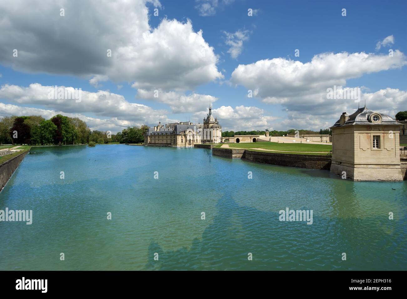 Chateau de Chantilly ( Chantilly Castle ), Oise, Picardie, France Stock ...