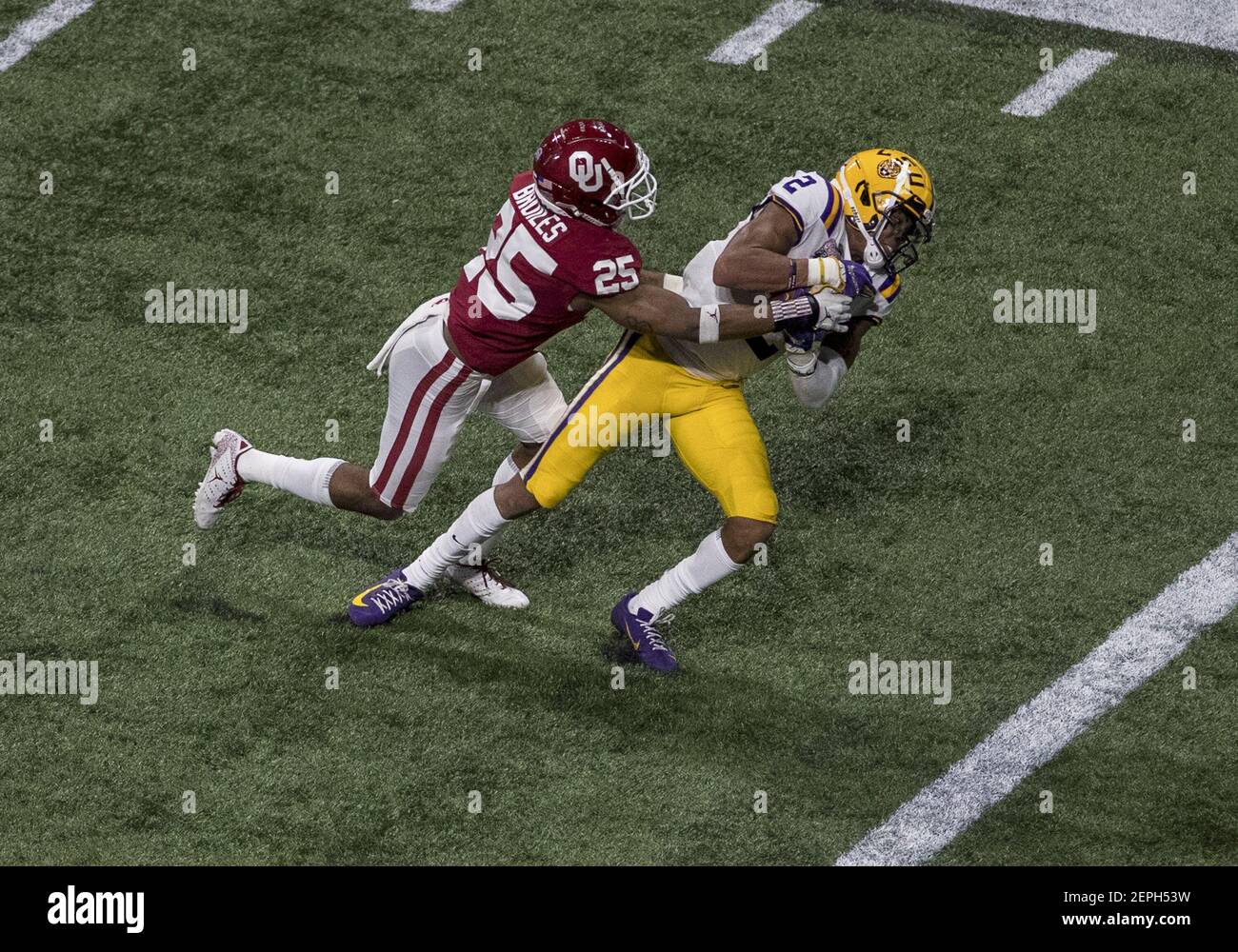 December 28, 2019: LSU wide receiver Justin Jefferson (2) catches the ...