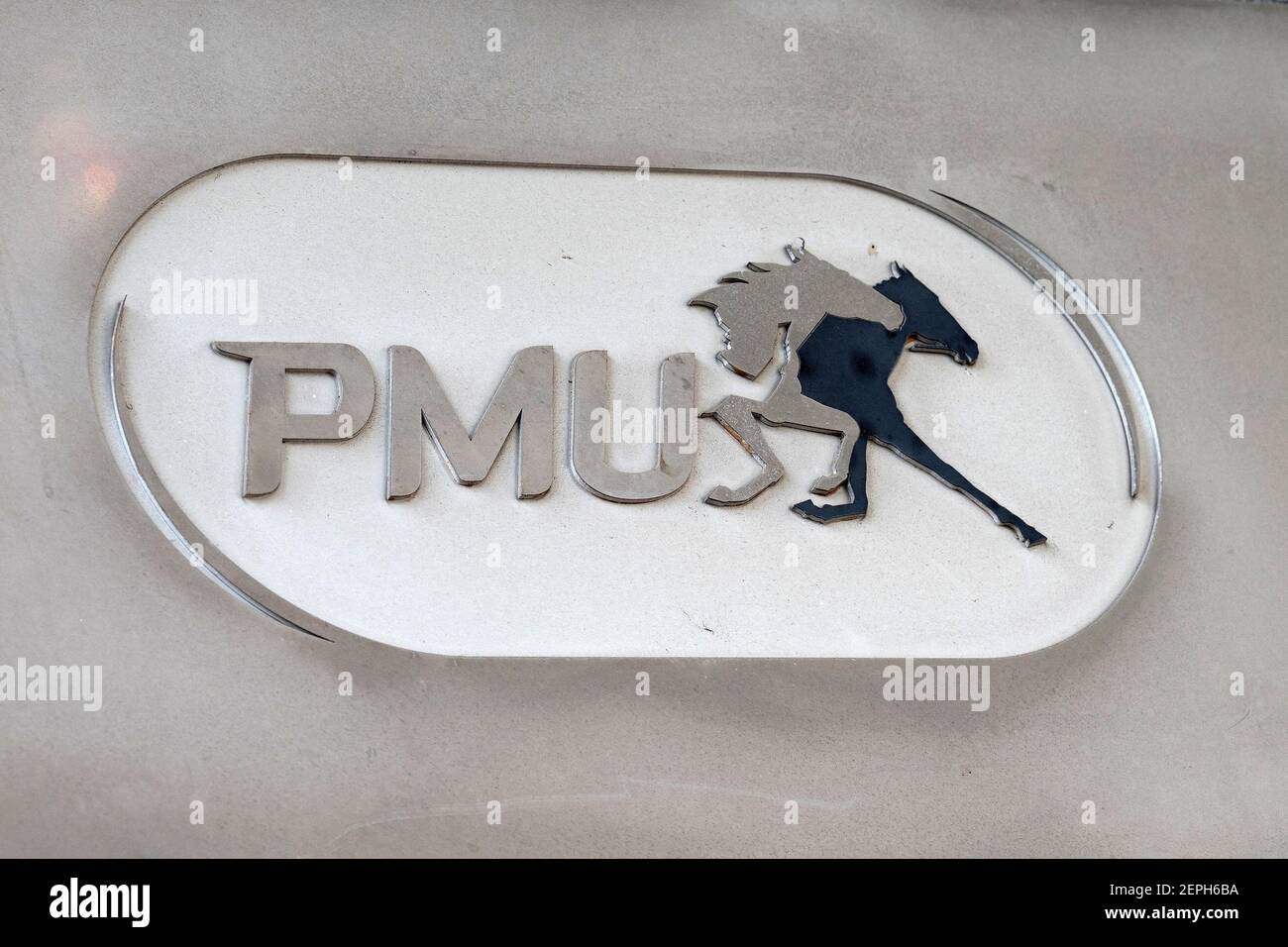 Paris pmu hi-res stock photography and images - Alamy