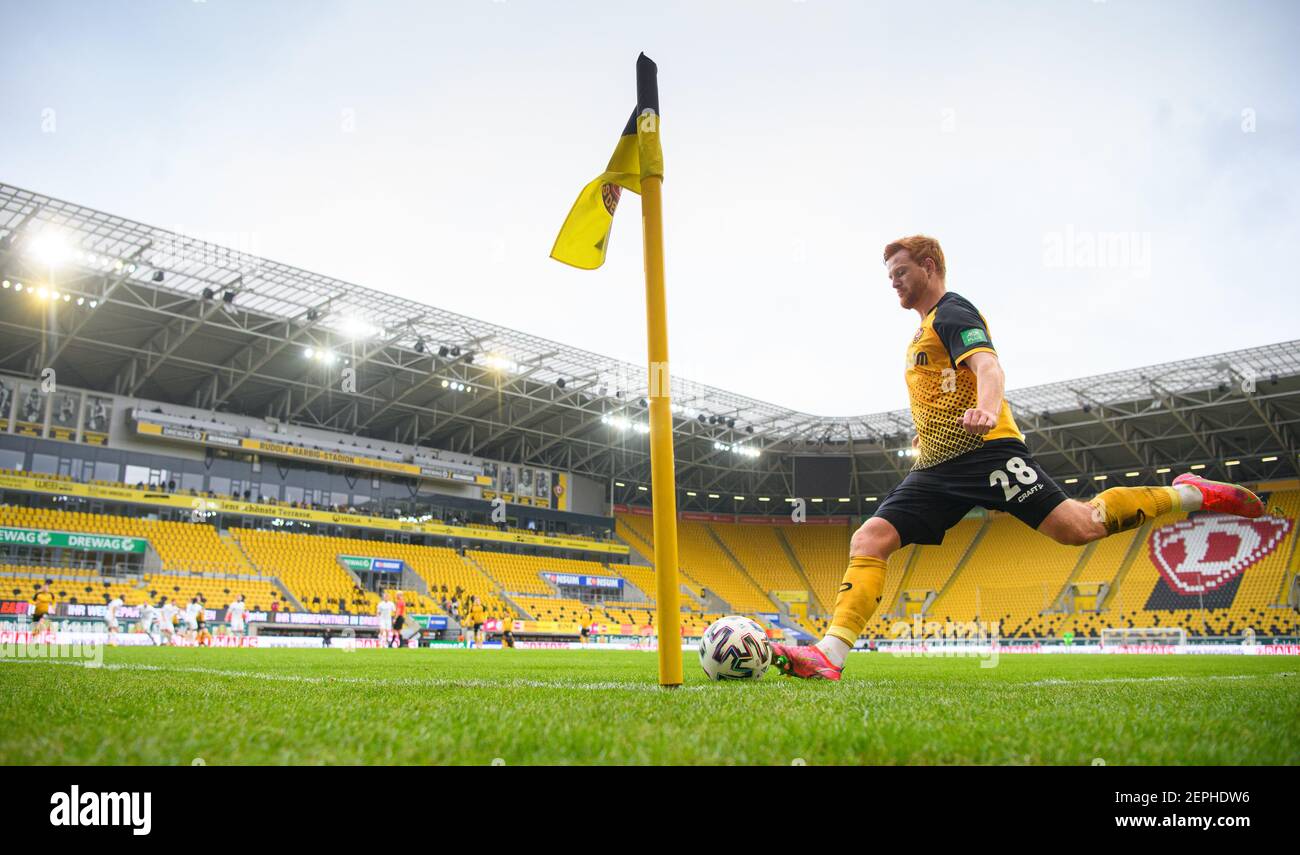 27 February 2021, Saxony, Dresden: Football: 3. league, SG Dynamo ...