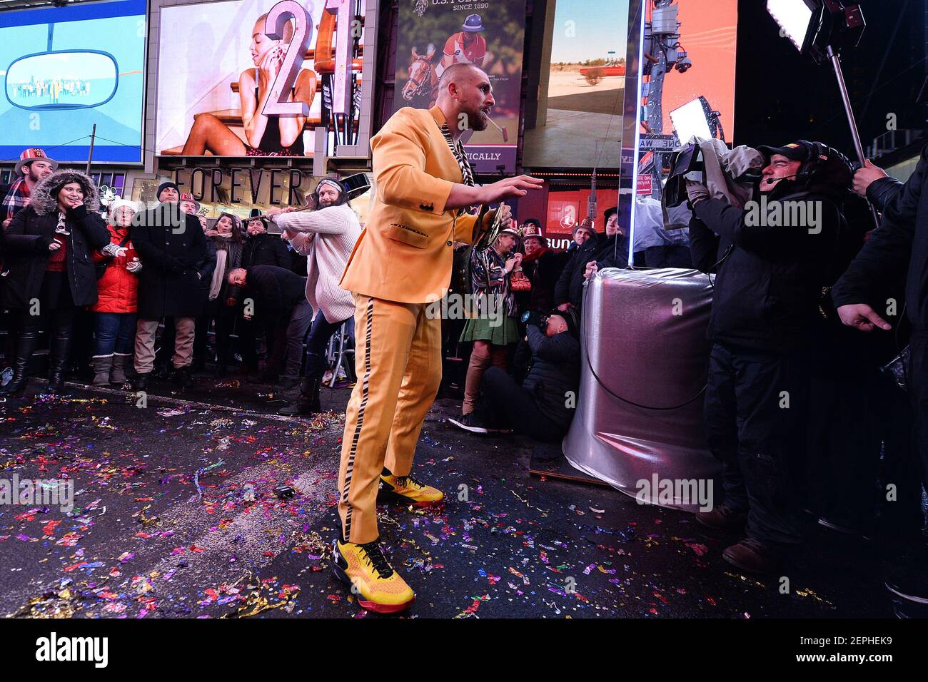 NEW YORK CITY - DECEMBER 31: (L-R) WWE stars Elias and Mojo Rawley ...