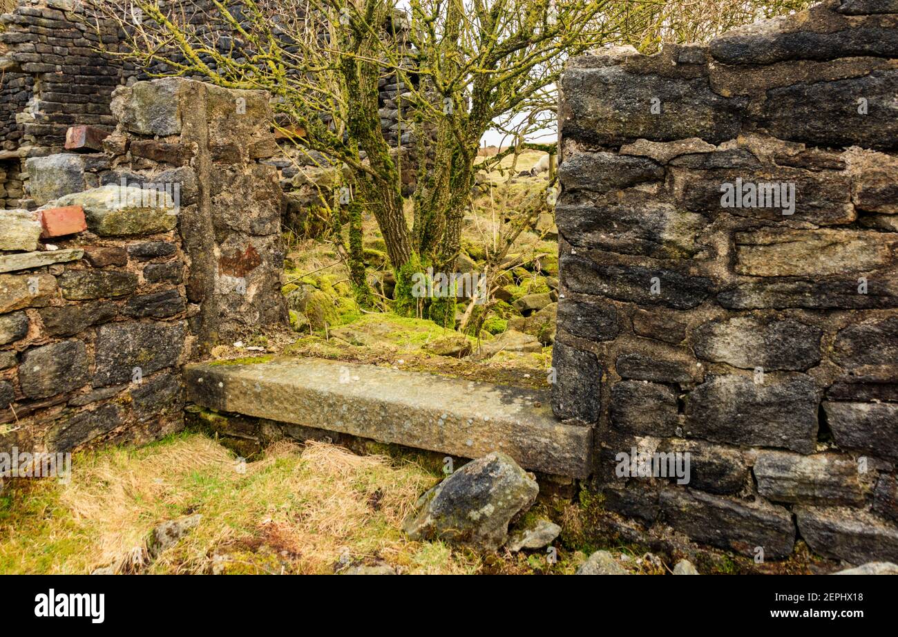 Ruined farm buildings on Withnell Moor, Lancashire Stock Photo - Alamy