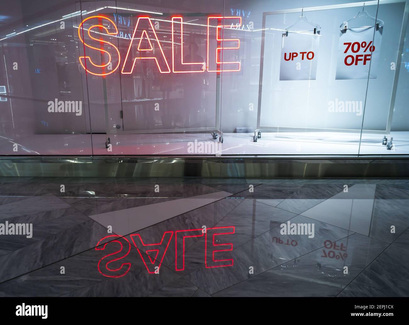 Sale sign in the window of the H&M department store in Hudson Yards in ...