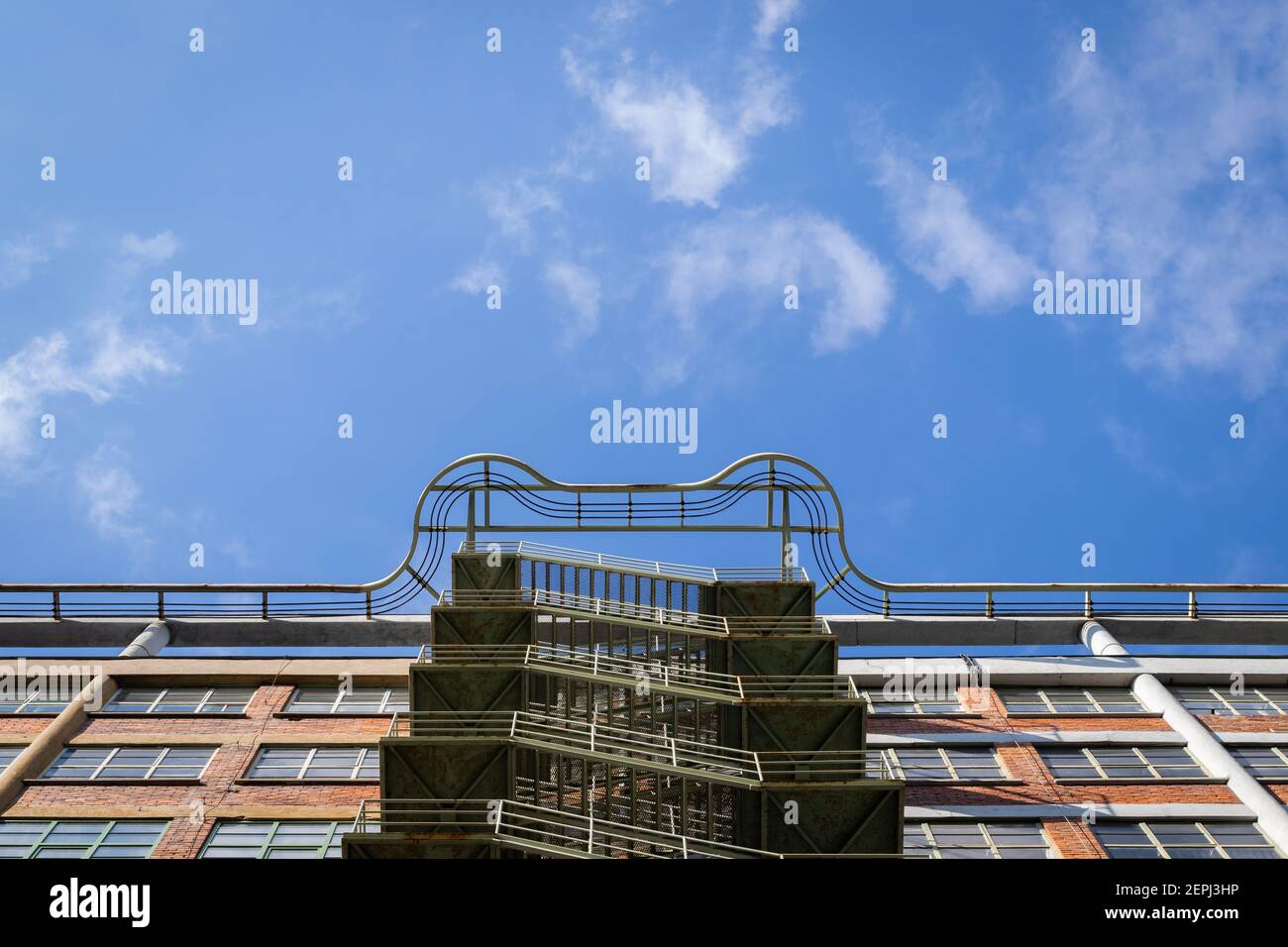 Old office building exterior hi-res stock photography and images - Alamy