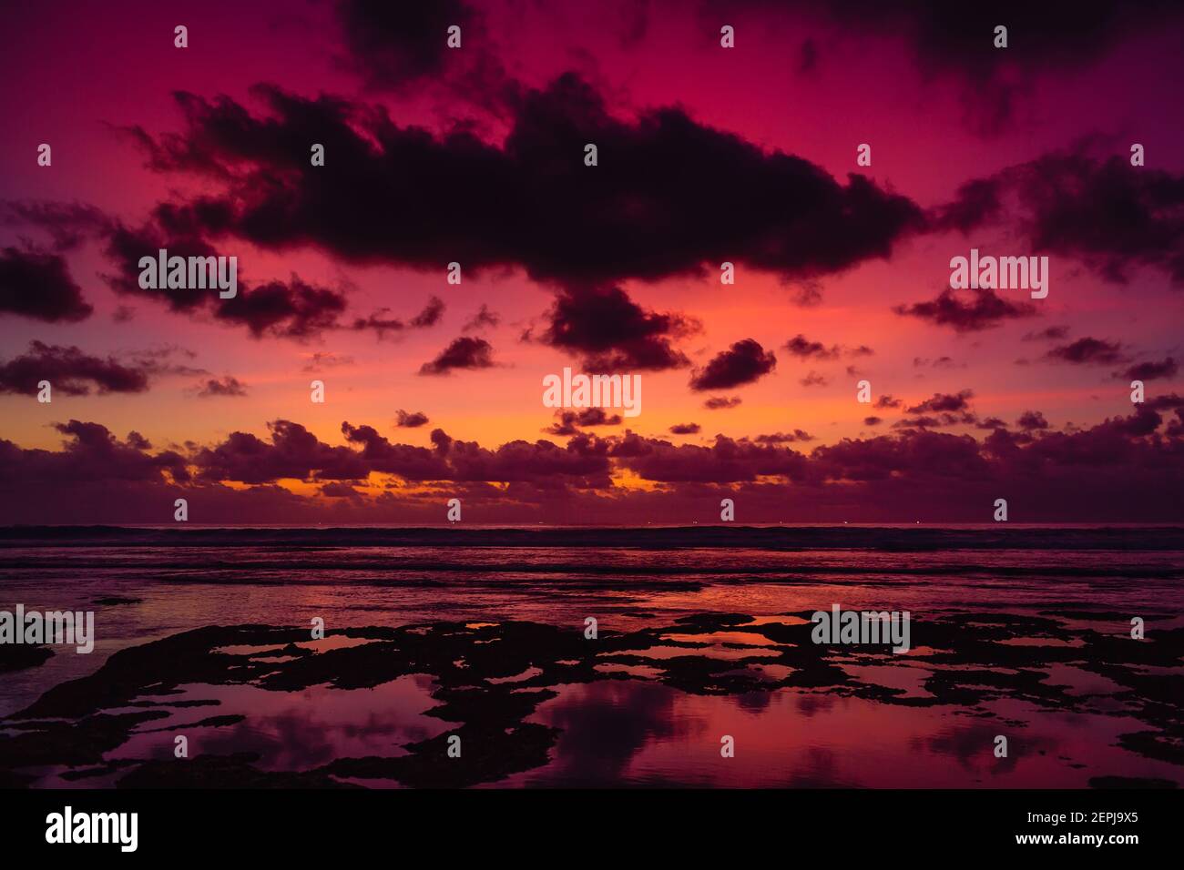 Colorful beach sunset clouds hi-res stock photography and images - Alamy