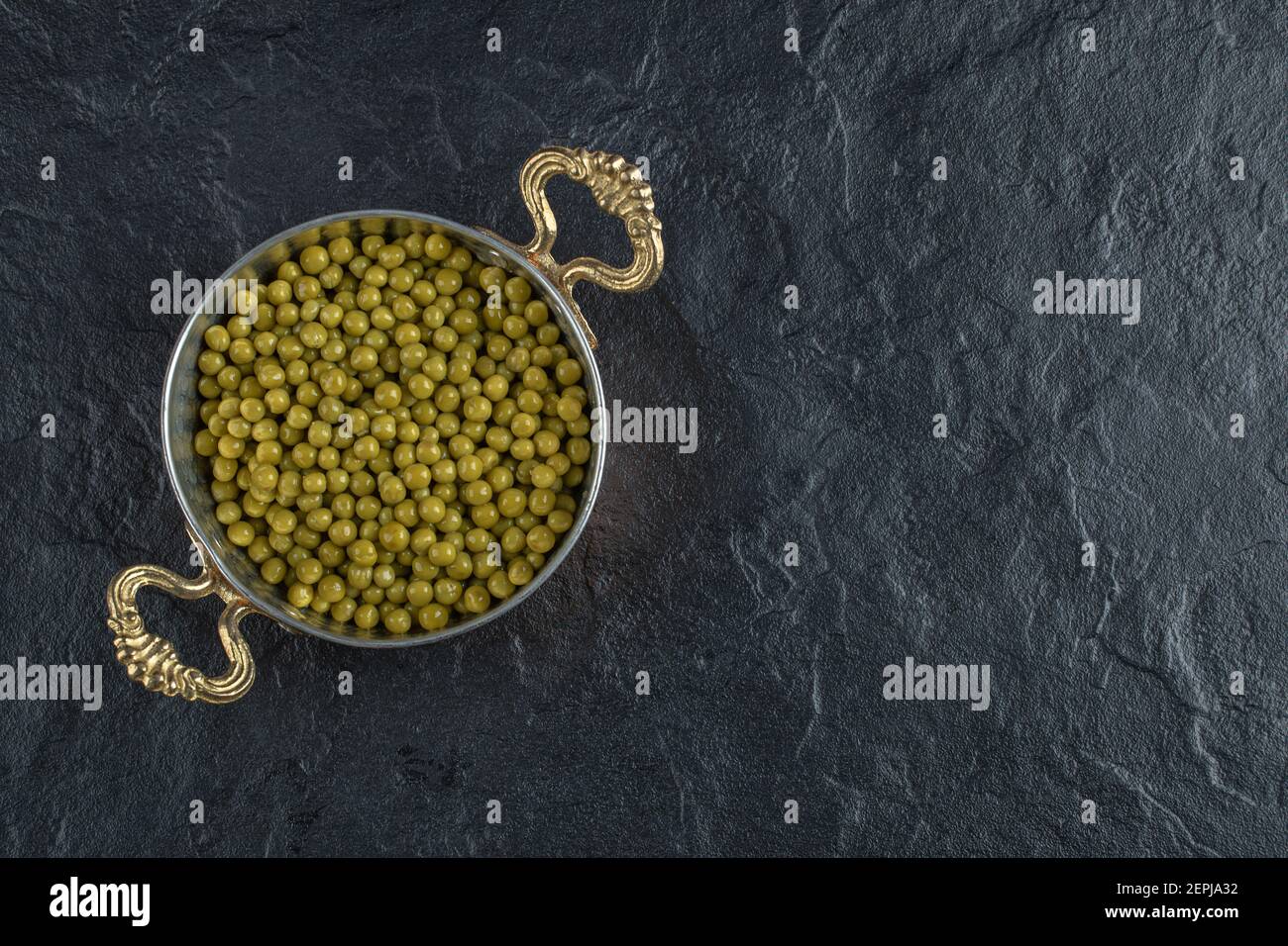 Top view pot full hi-res stock photography and images - Alamy