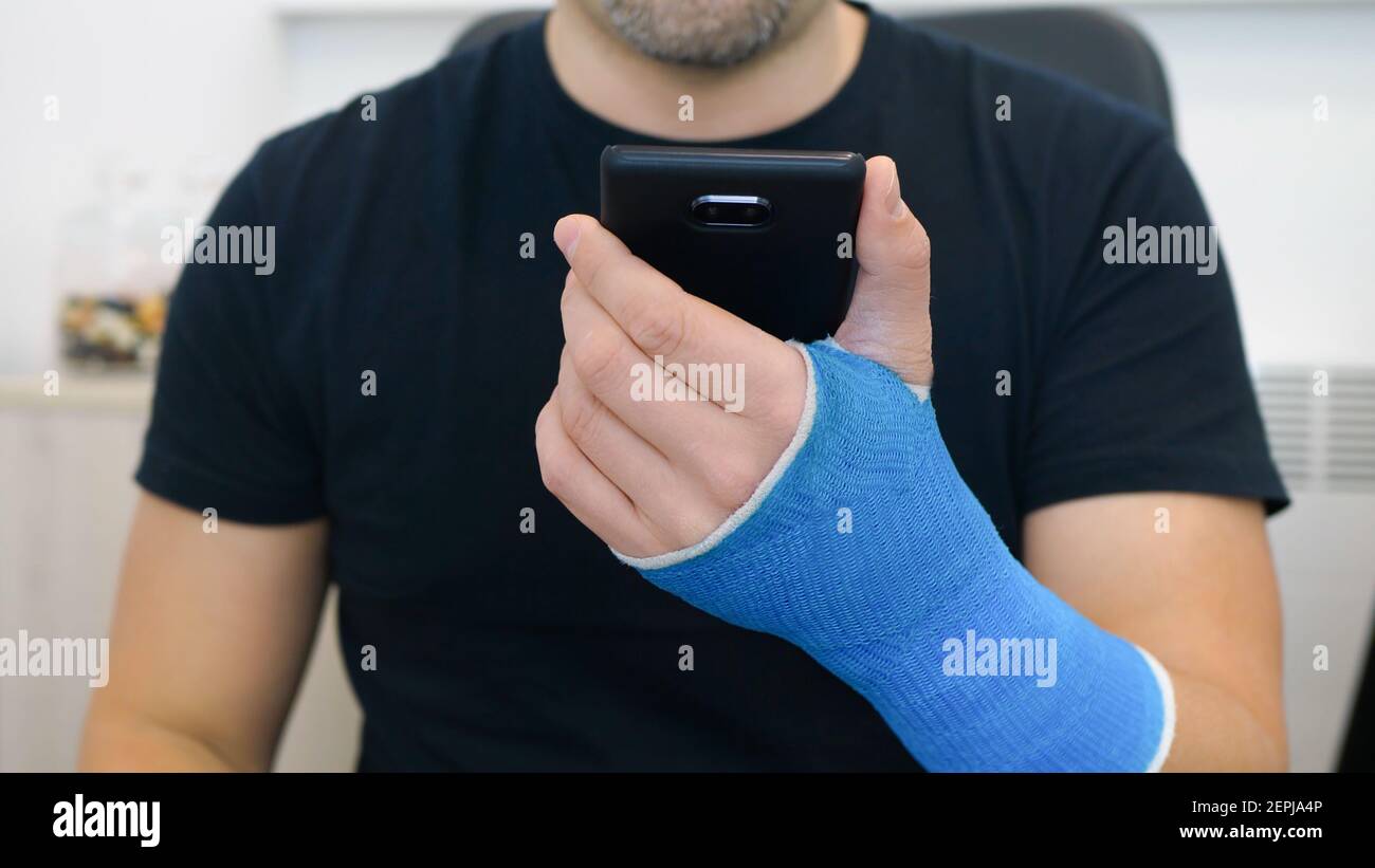 Fiberglass cast hi-res stock photography and images - Alamy