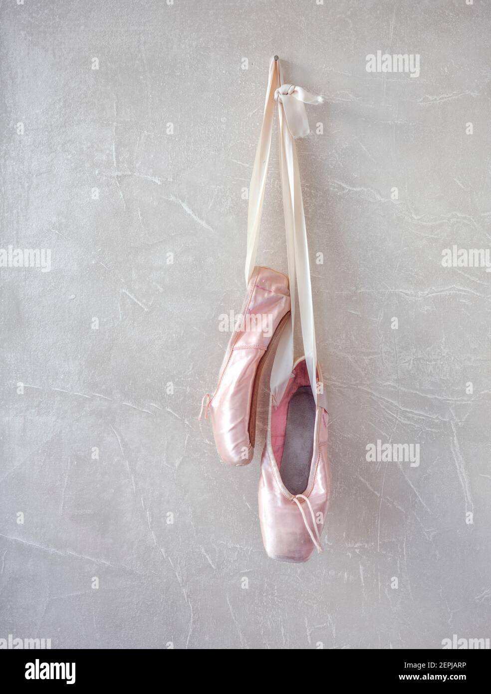 Pointe worn hi-res stock photography and images - Alamy