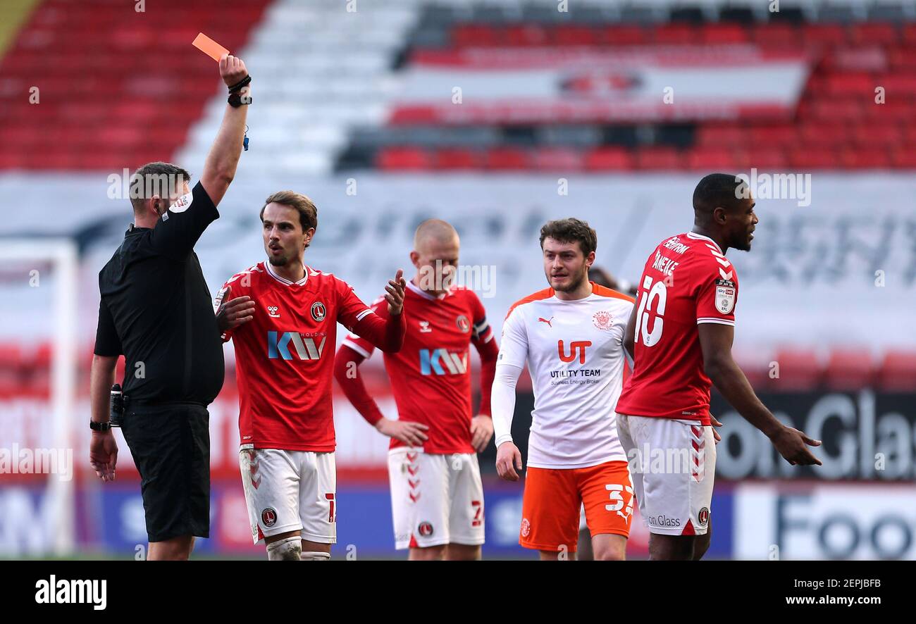 Referee Brett Huxtable High Resolution Stock Photography and Images - Alamy