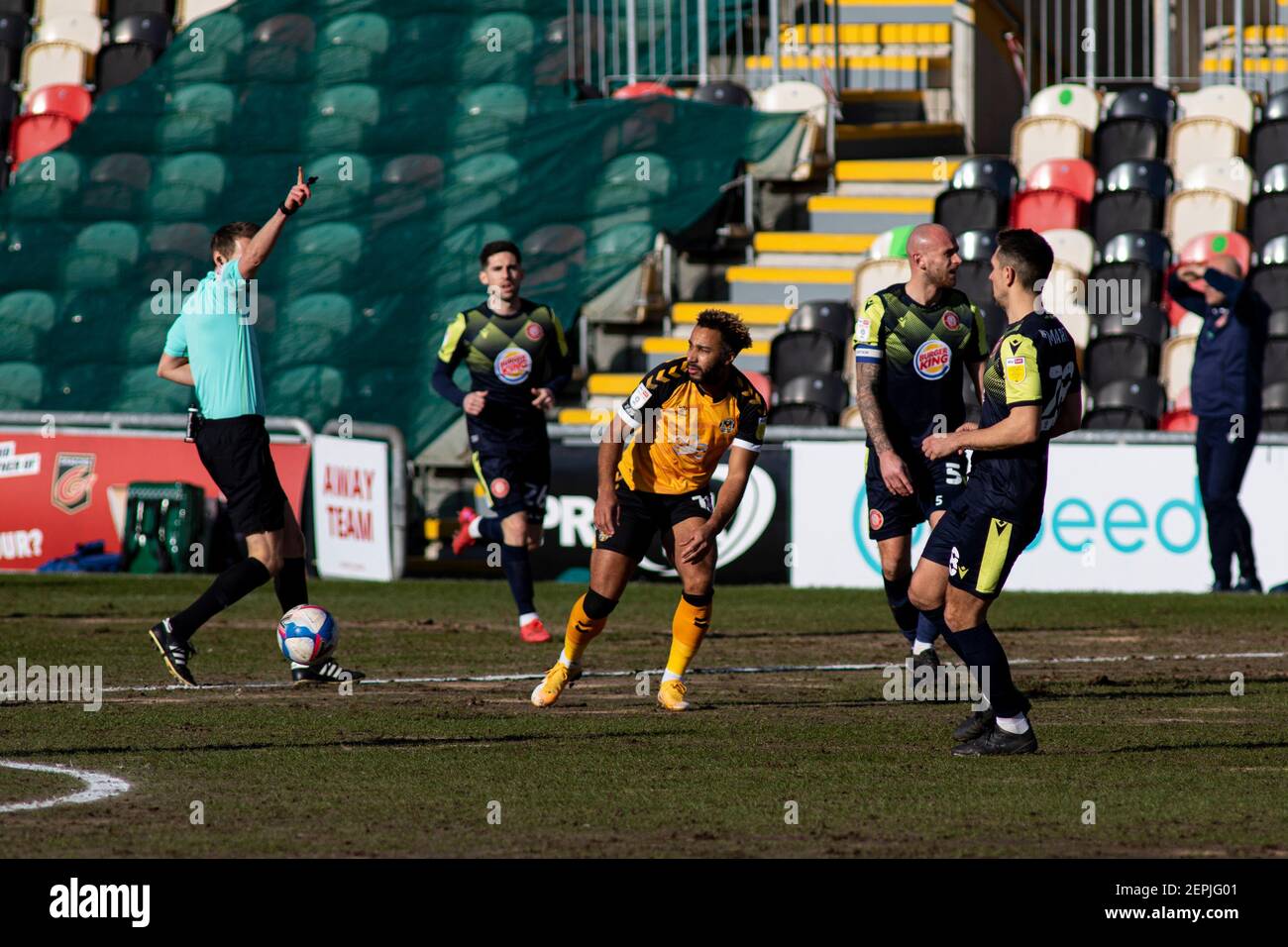 Match referee james bell hi-res stock photography and images - Alamy