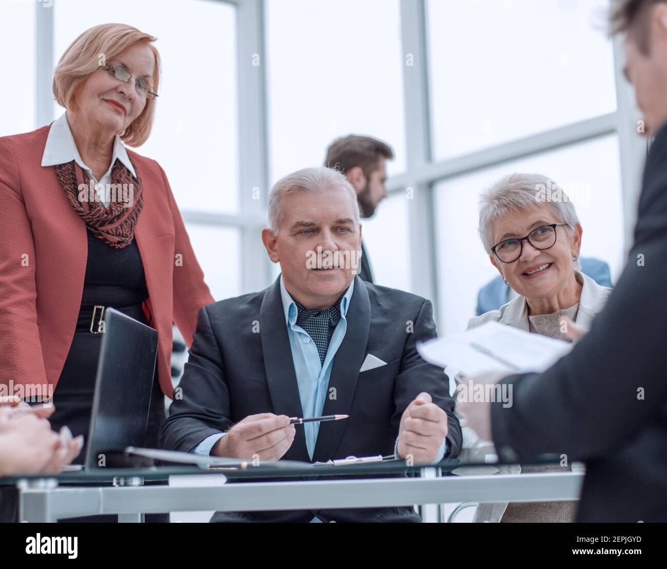 Receiving documents hi-res stock photography and images - Alamy