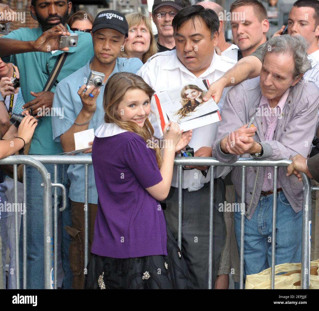 NEW YORK - JUNE 25: Actress Abigail Breslin visits the 'Late Show With ...