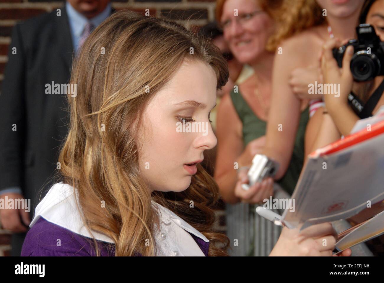NEW YORK - JUNE 25: Actress Abigail Breslin visits the 'Late Show With ...