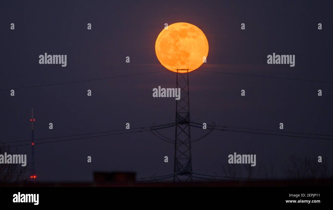 Solar satellite power system hi-res stock photography and images - Alamy