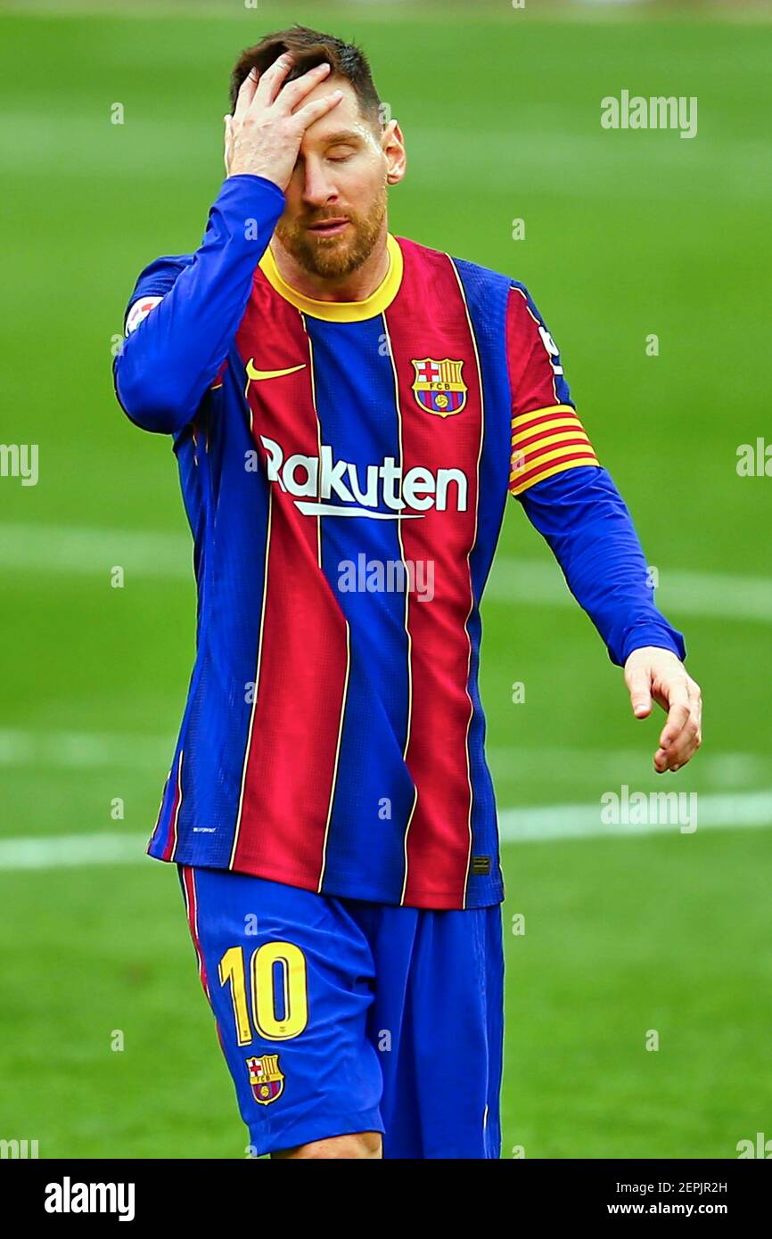 Lionel Messi of FC Barcelona los ahead during the La Liga match between ...