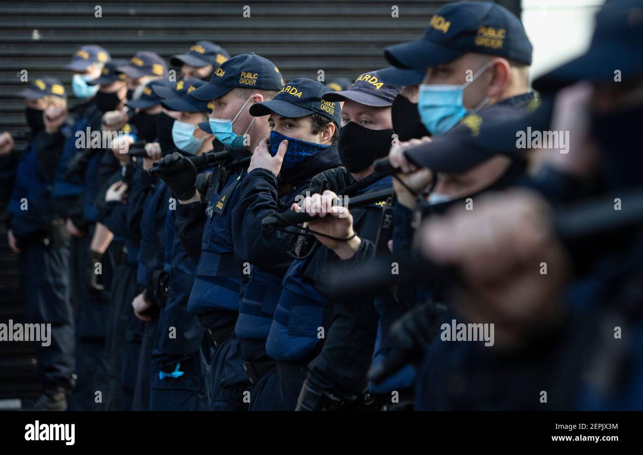 Garda public order unit hi-res stock photography and images - Alamy