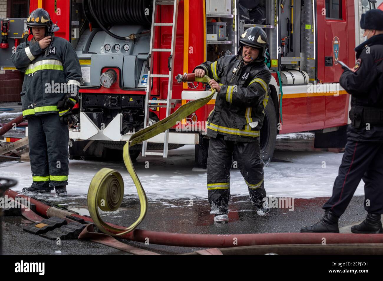 Car russian fire fireman hi-res stock photography and images - Alamy