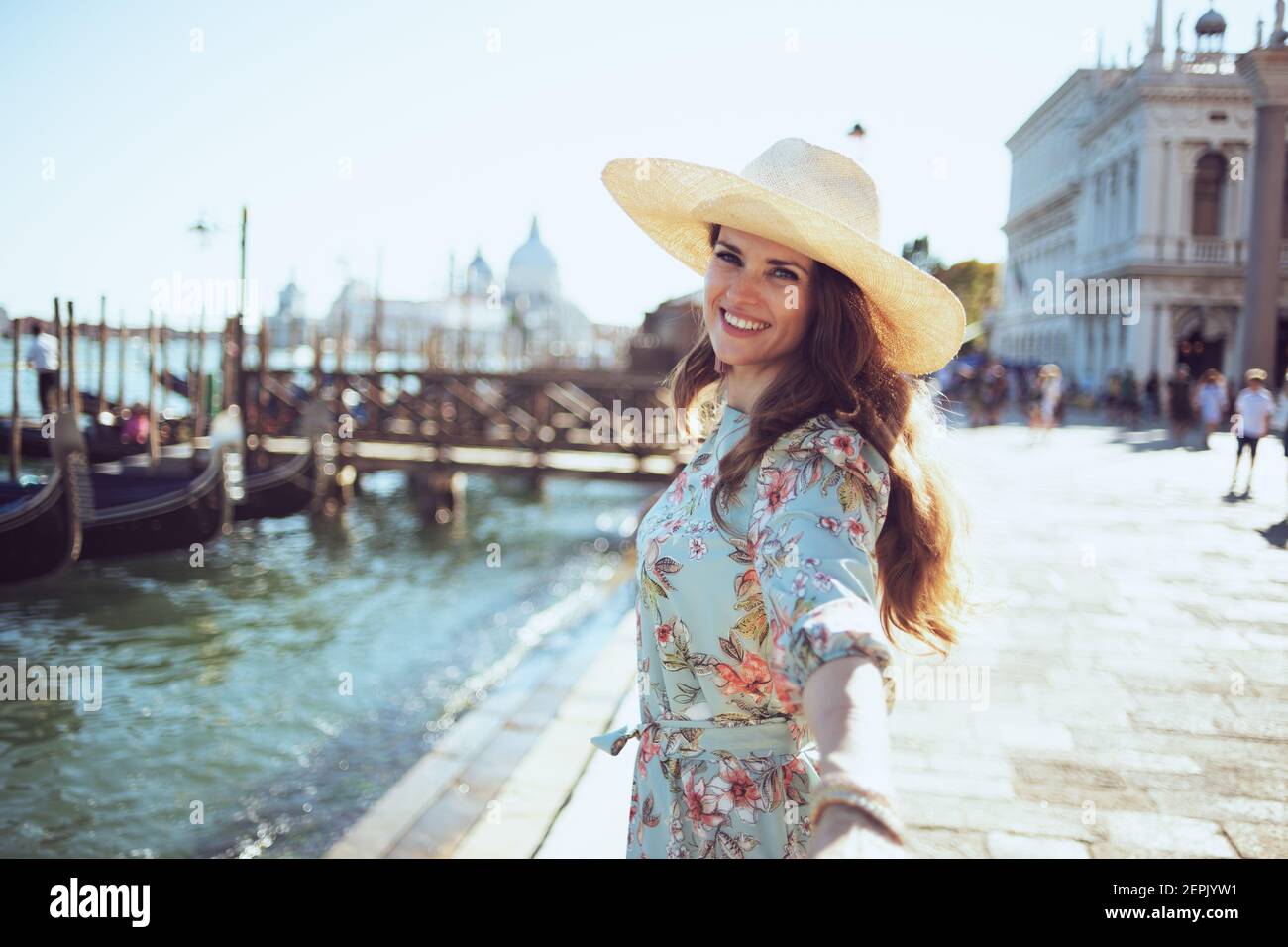 Beautiful middle aged women italy hi-res stock photography and images ...