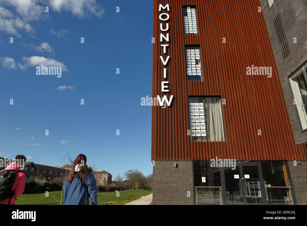 Political posters in windows uk hi-res stock photography and images - Alamy