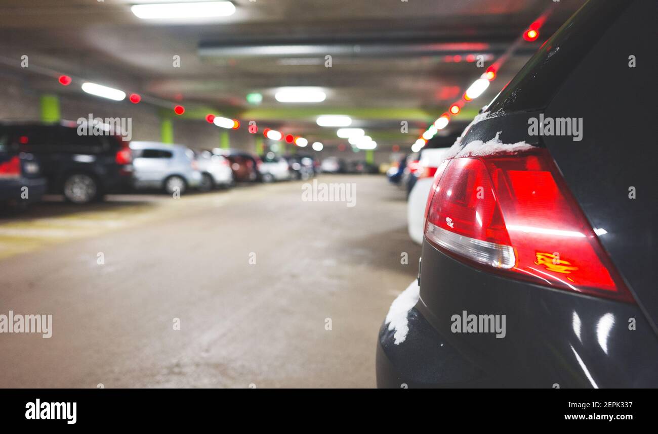 Car parking for shopping hi-res stock photography and images - Alamy