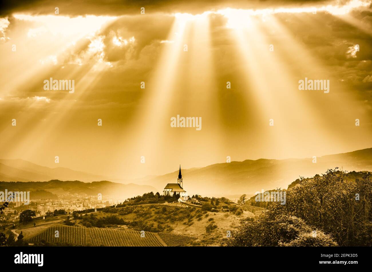 God rays chapel hi-res stock photography and images - Alamy