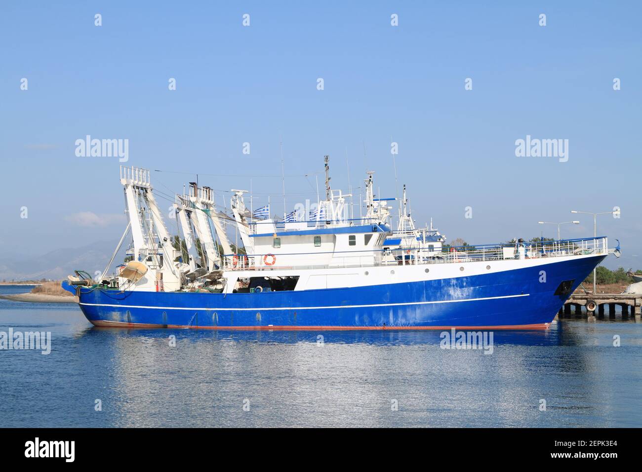 Bridge modern trawler hi-res stock photography and images - Alamy