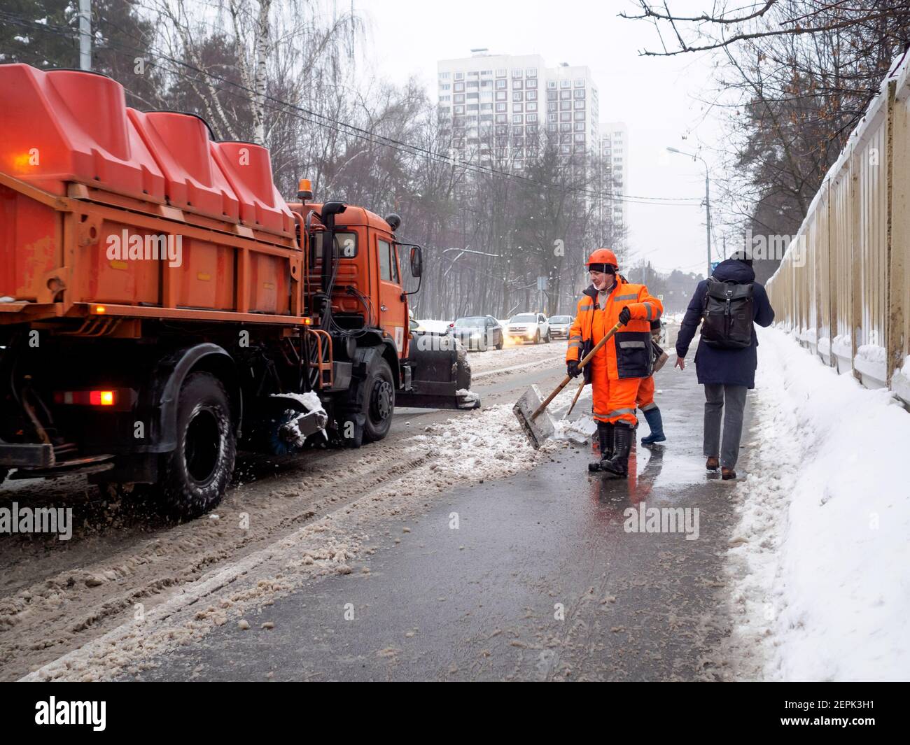 Hard physical work all weather hi-res stock photography and images - Alamy