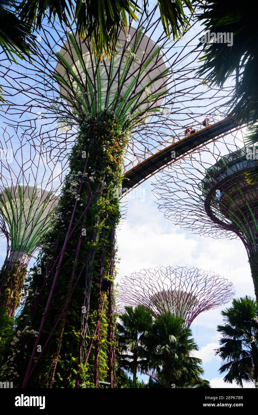 Super structures hi-res stock photography and images - Alamy