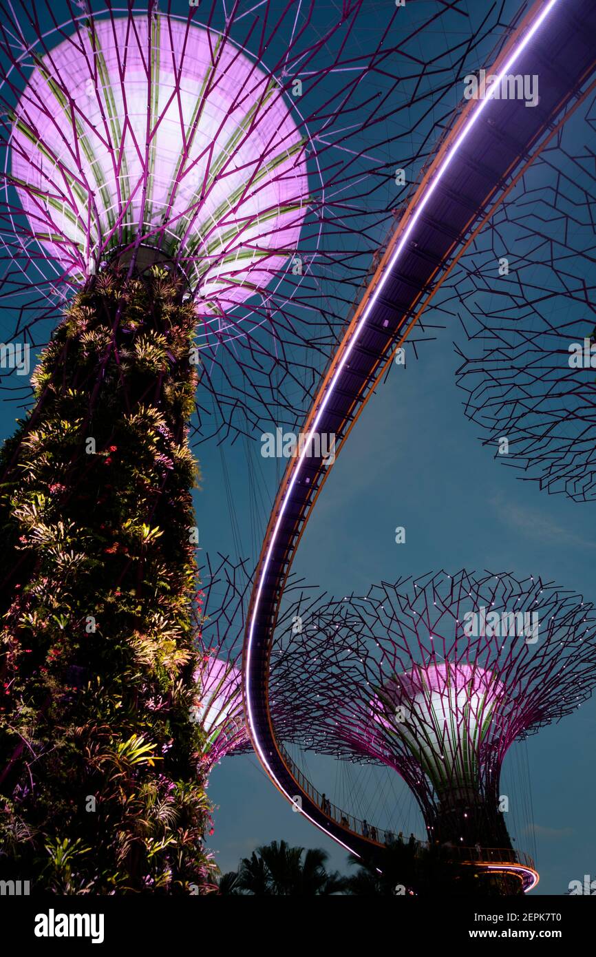 Super structures hi-res stock photography and images - Alamy