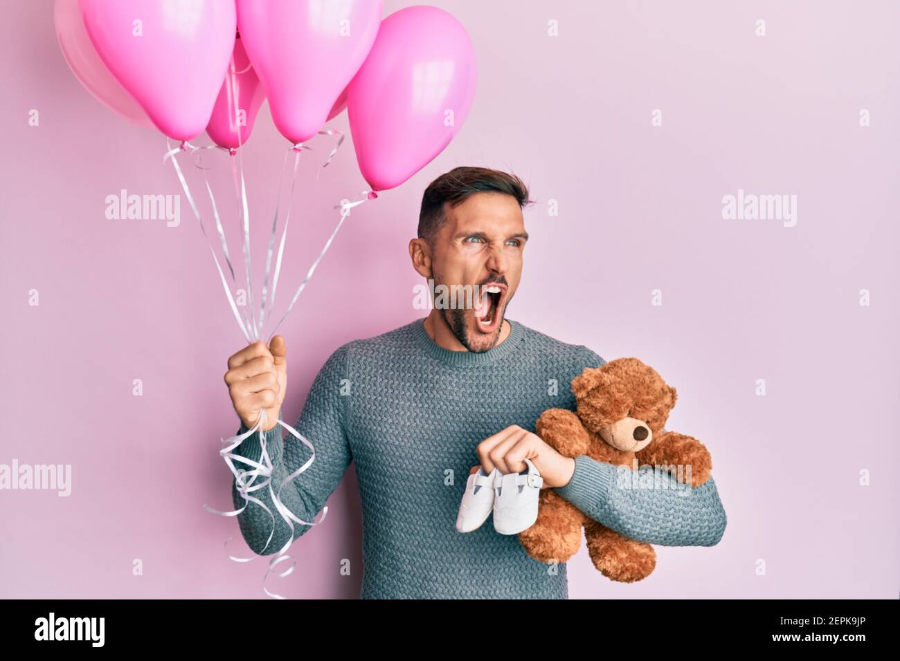 Enraged bear hi-res stock photography and images - Alamy
