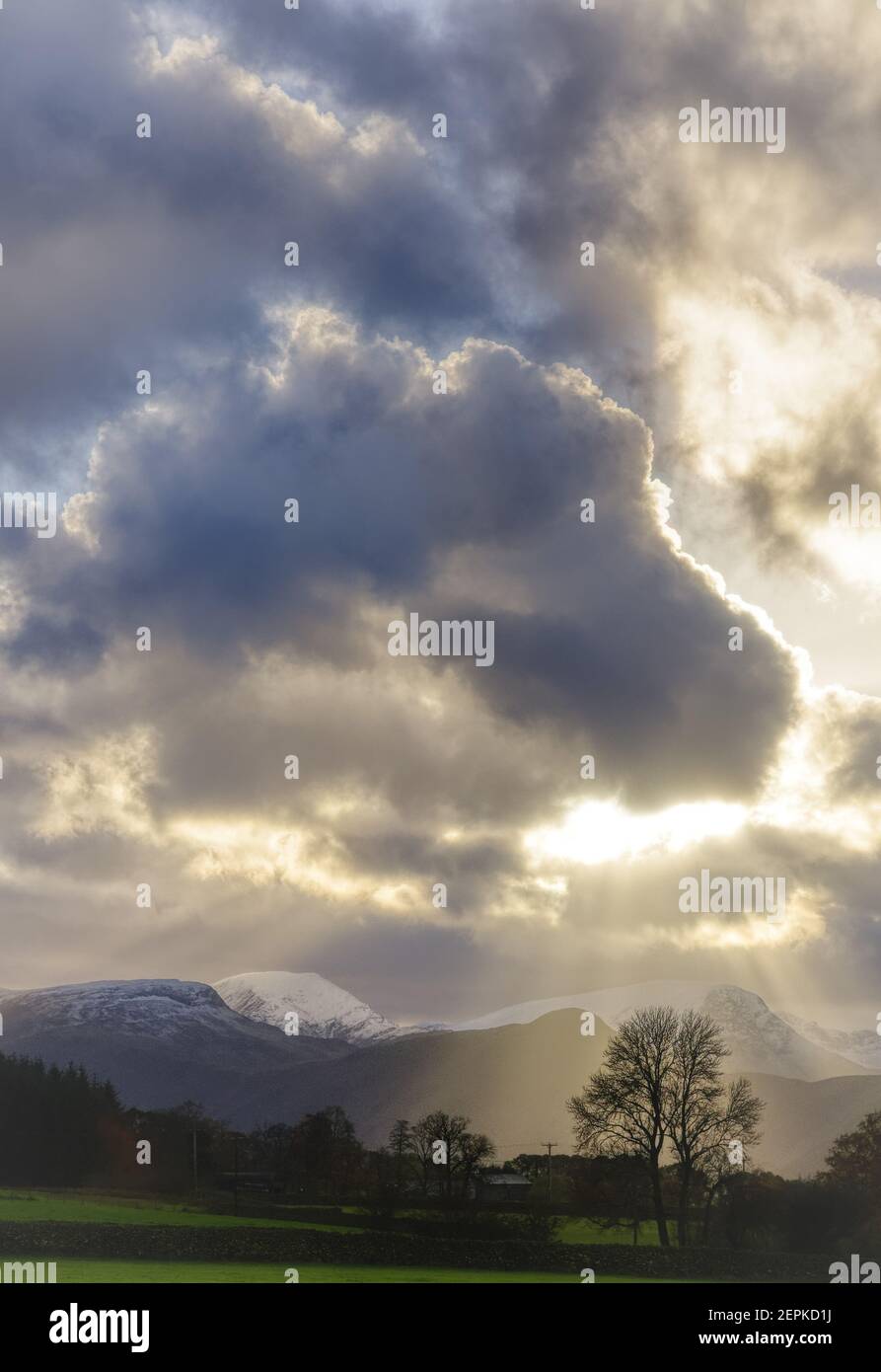 Sun uk sun beams hi-res stock photography and images - Alamy