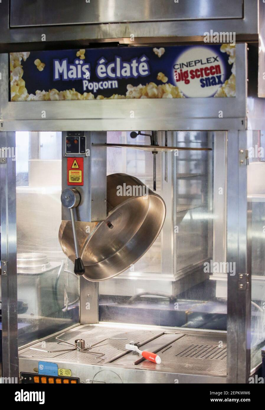 Popcorn machine hi-res stock photography and images - Alamy