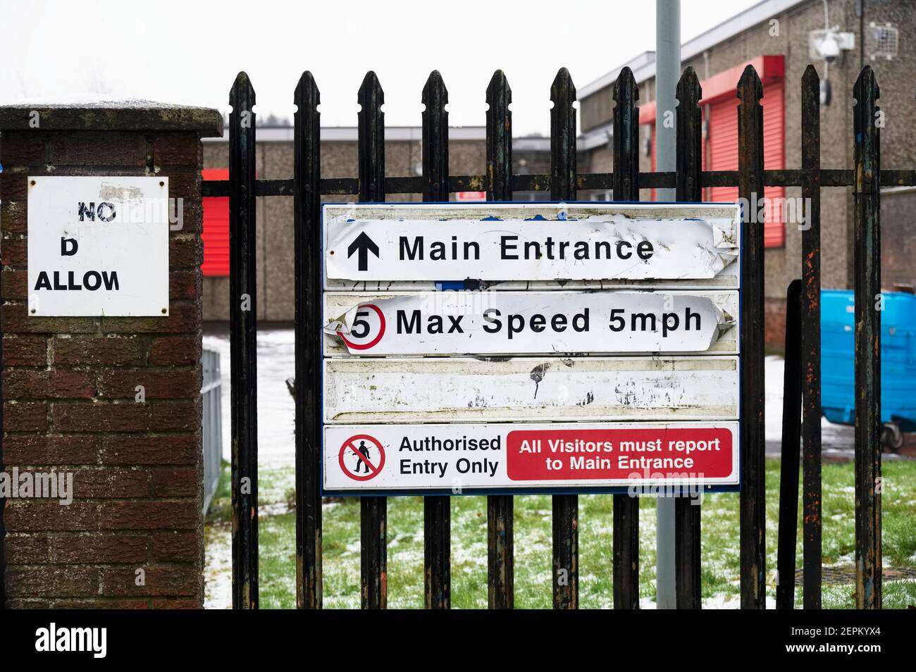 Construction building site sign at entrance on gate Stock Photo - Alamy