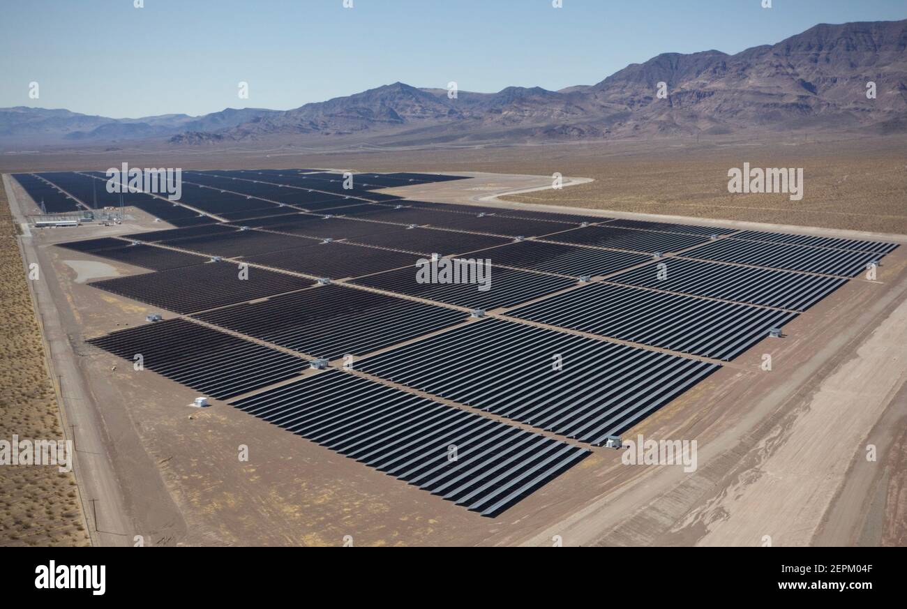 Solar array nevada hi-res stock photography and images - Alamy