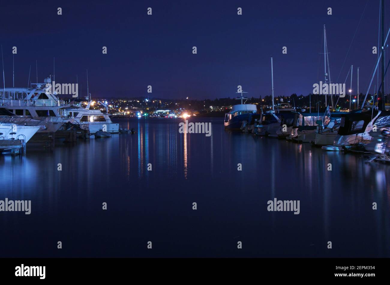 Seattle marina hi-res stock photography and images - Alamy
