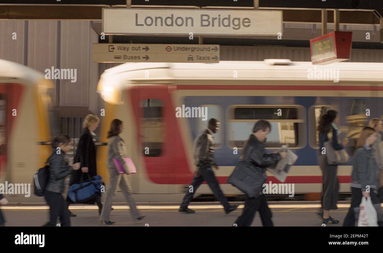 London Bridge railway station, 2001 Stock Photo - Alamy