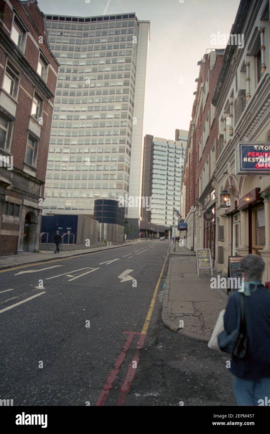 London bridge street hi-res stock photography and images - Alamy