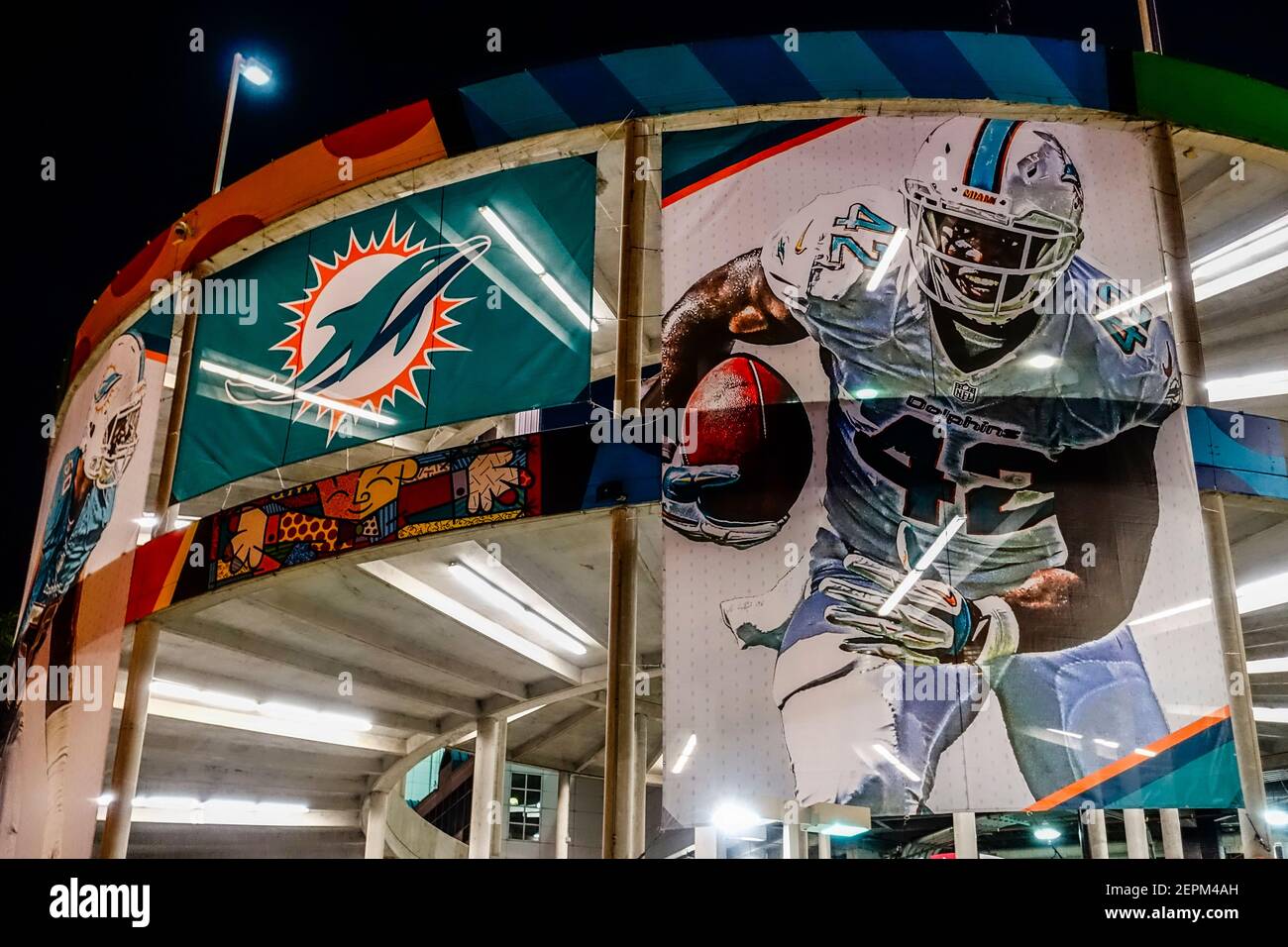 Hard rock stadium exterior hi-res stock photography and images - Alamy